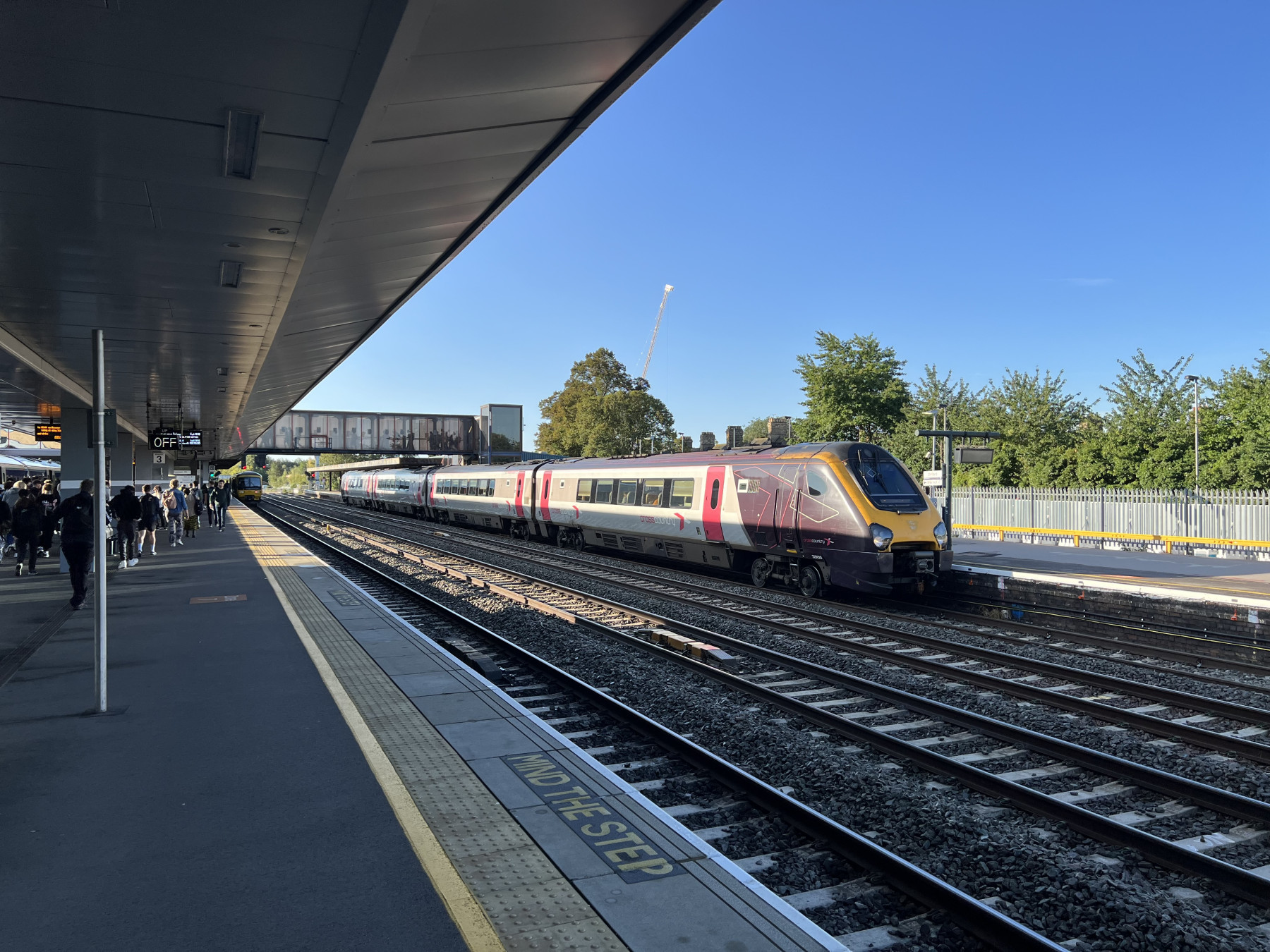Photo of 220028 at Oxford — trainlogger