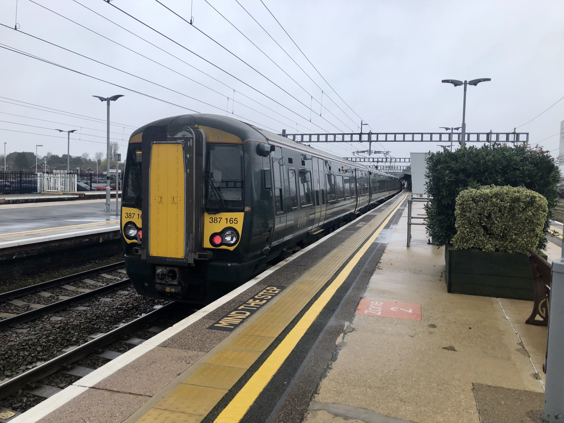 Photo of 387165 at Didcot Parkway — trainlogger