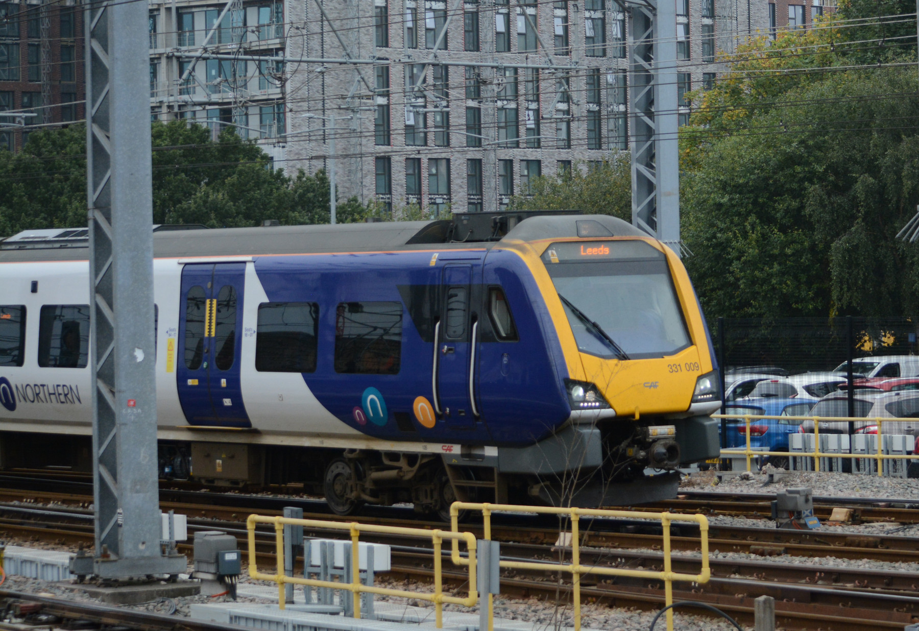 Photo of 331009 at Leeds — trainlogger