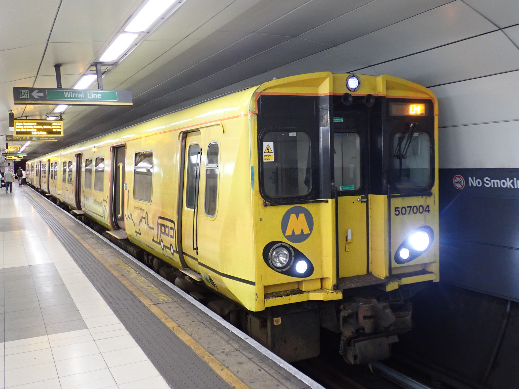 Photo of 507004 at Moorfields — trainlogger