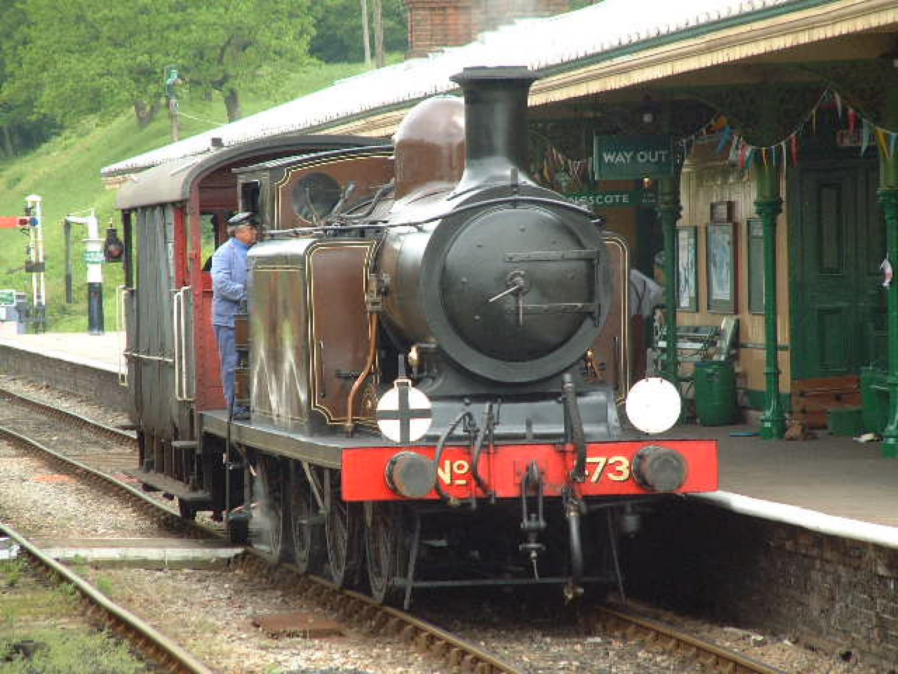 Photo of 473 STEAM at Bluebell Railway — trainlogger