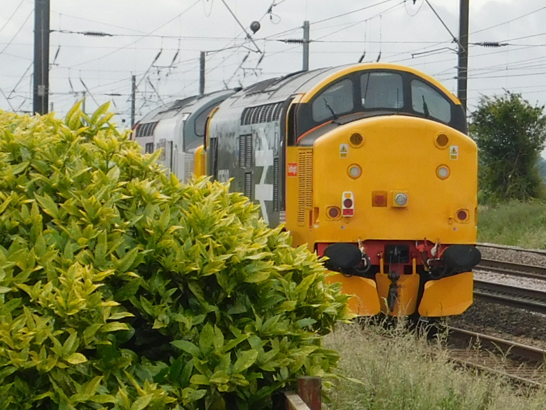 Photo of 37508 at York - The Sidings Hotel — trainlogger
