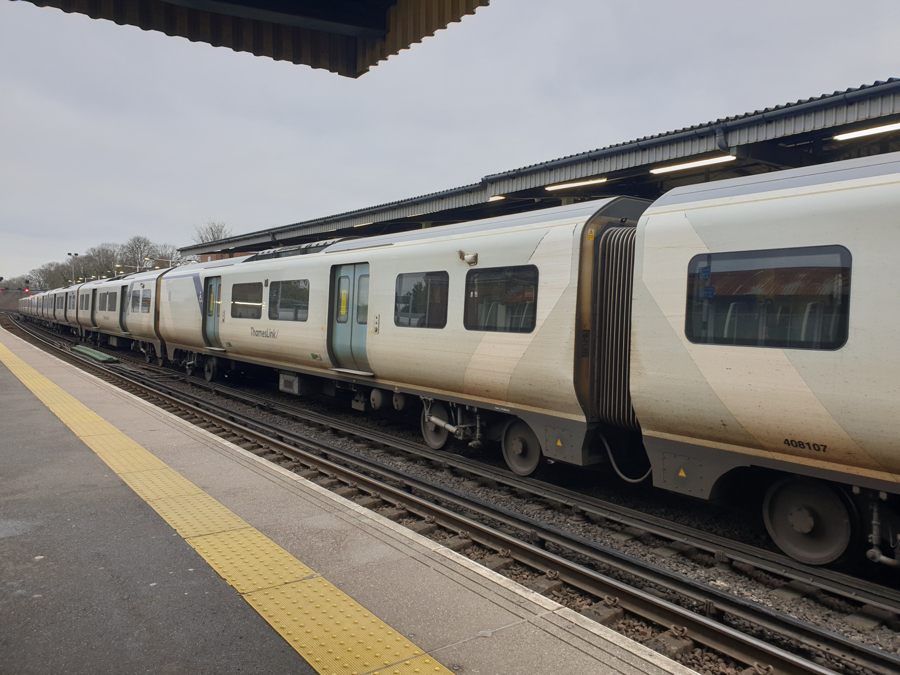 Photo of 408107 at Three Bridges — trainlogger