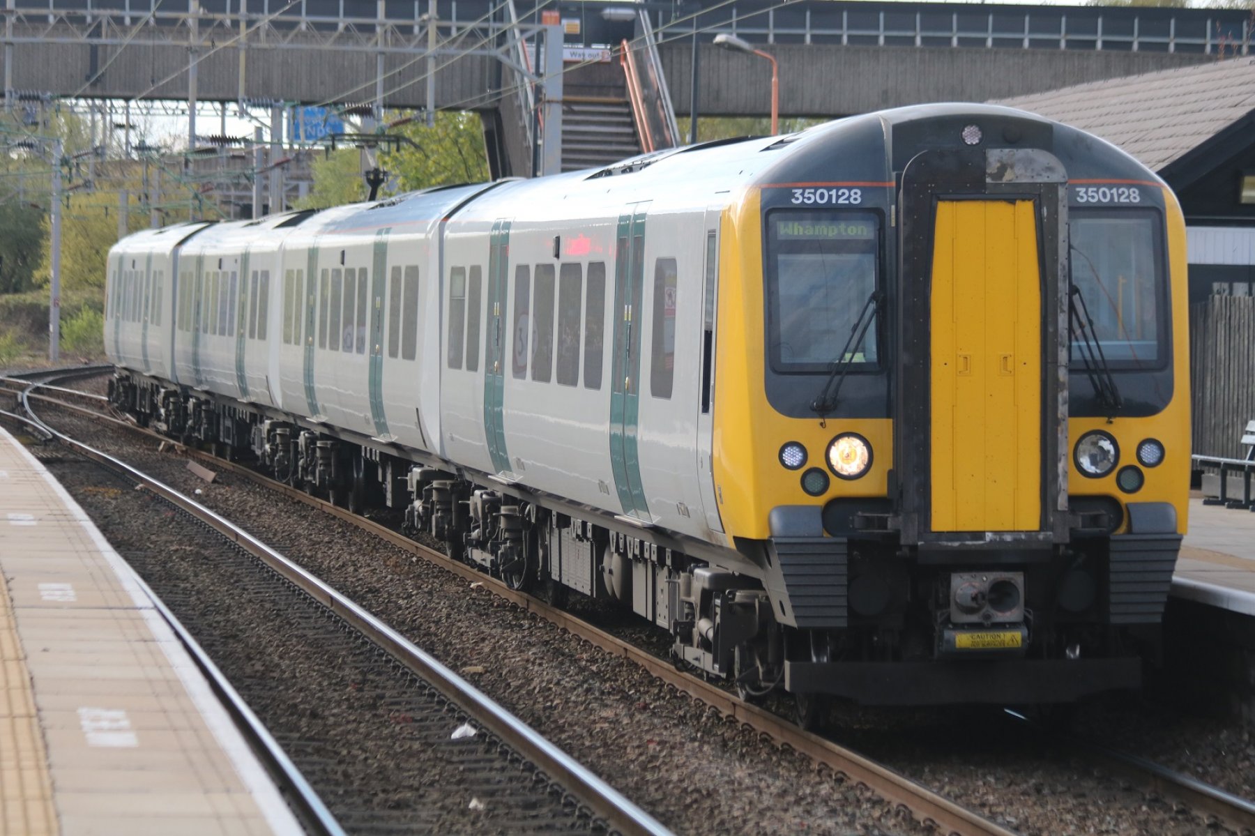 Photo of 350128 at bescot stadium+yard — trainlogger