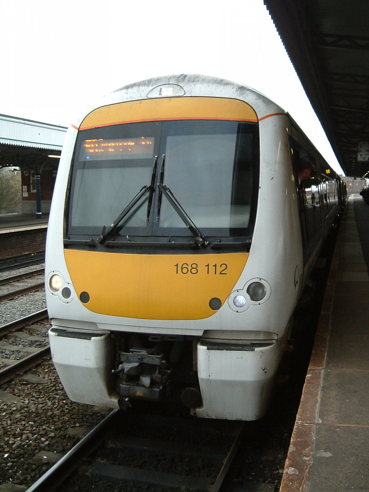 Photo of 168112 at Leamington Spa — trainlogger