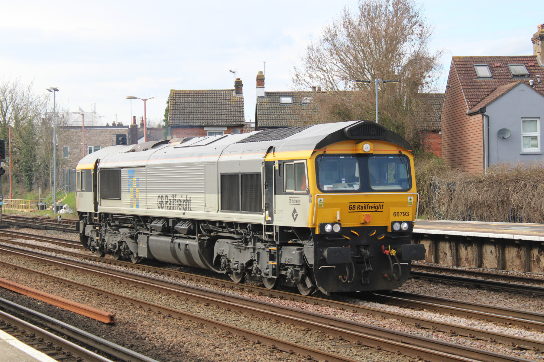 Photo of 66793 at Tonbridge — trainlogger
