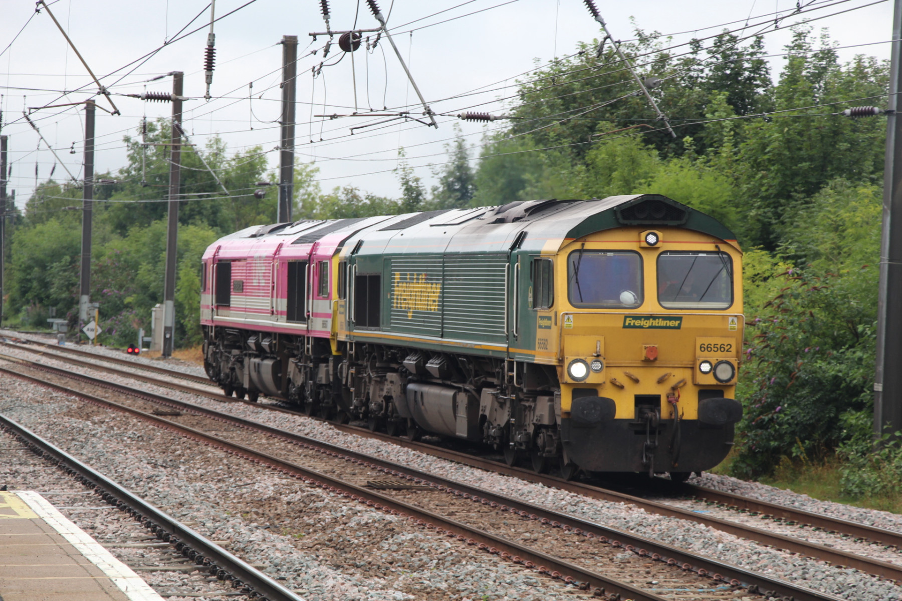 Photo of 66562 at Durham — trainlogger