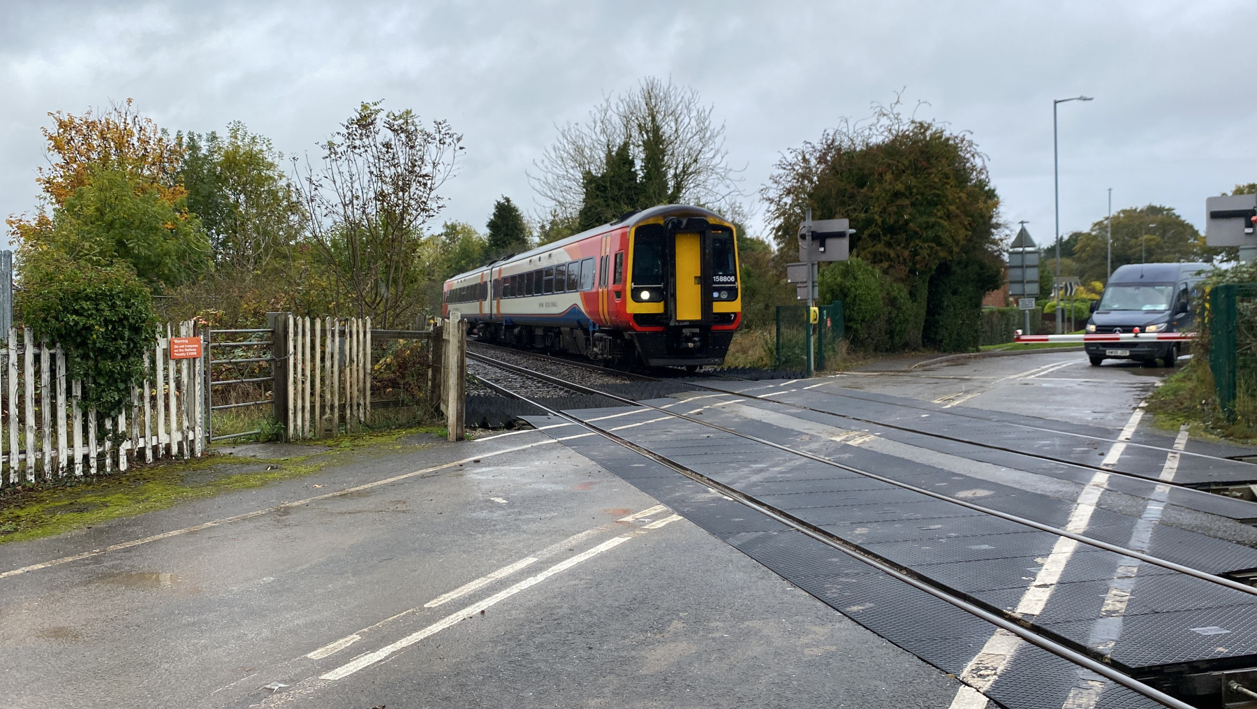 Photo of 158806 at London Road Level Crossing (Spalding) — trainlogger