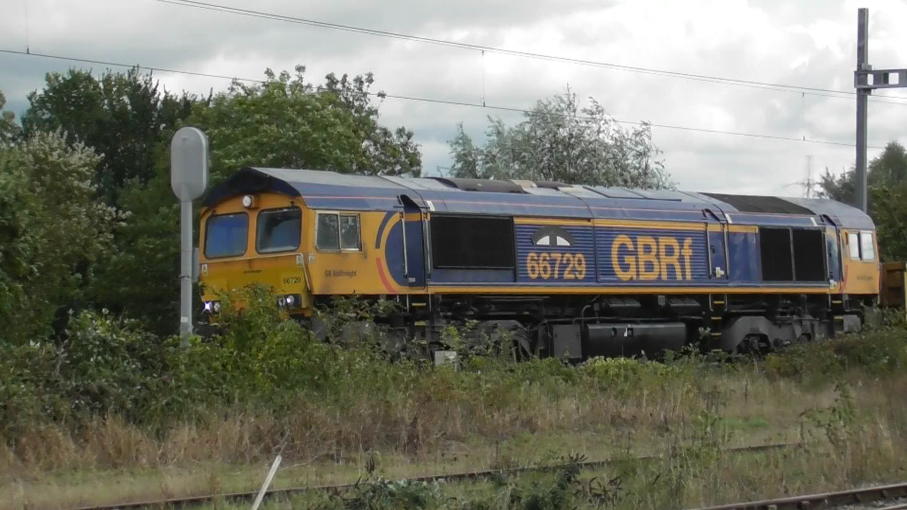 Photo of 66729 at Didcot East Junction — trainlogger