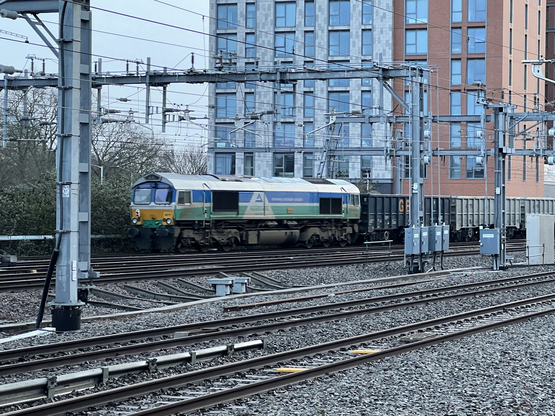 Photo of 66711 at Reading — trainlogger