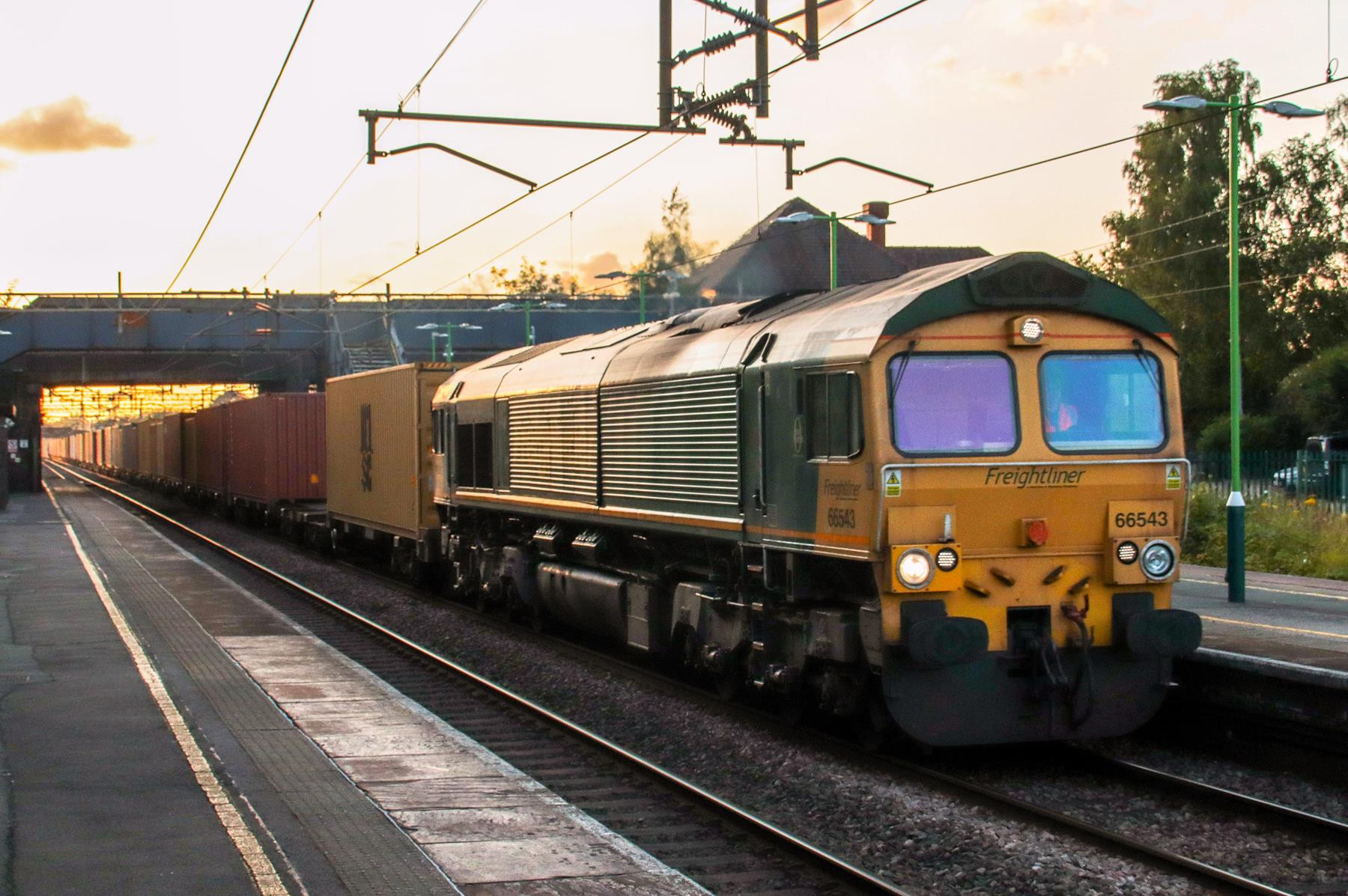 Photo of 66543 at Acton Bridge — trainlogger
