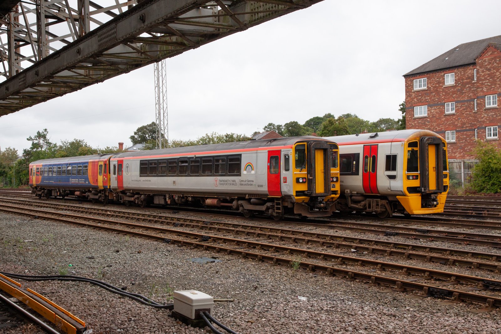 Photo of 153320, 158822 and 153326 at Chester Carriage Sidings ...