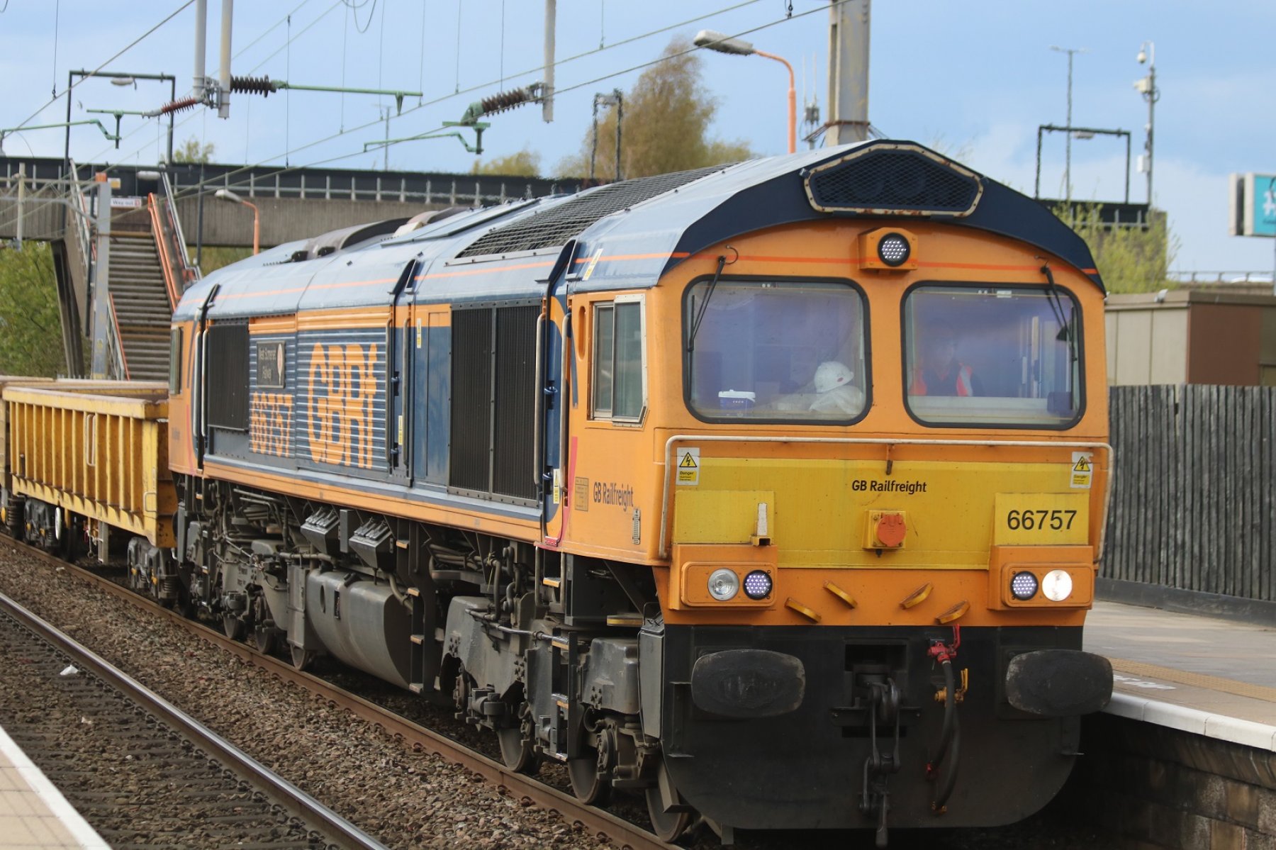 Photo of 66757 at bescot stadium+yard — trainlogger