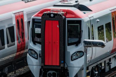 197025 - Class 197 / Diesel mechanical / hydraulic multiple unit sets ...