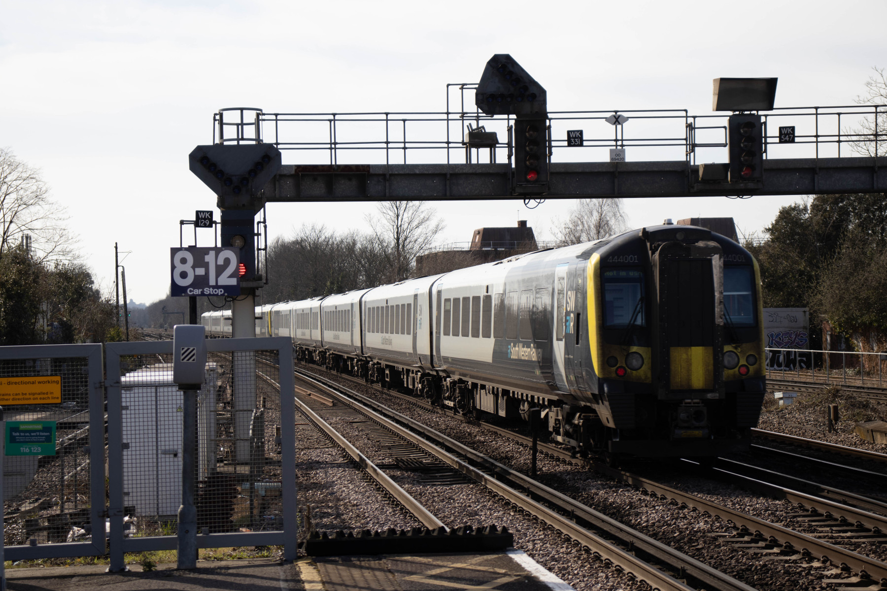 Photo of 444001 at Surbiton — trainlogger