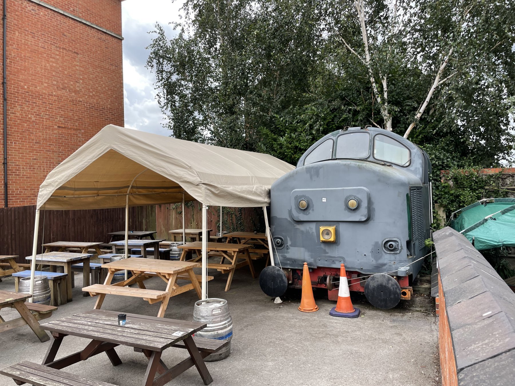 Photo of 37411 at Derby - The Alexandra Hotel car park — trainlogger
