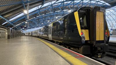 458425 - Class 458 / DC electric multiple unit sets — trainlogger