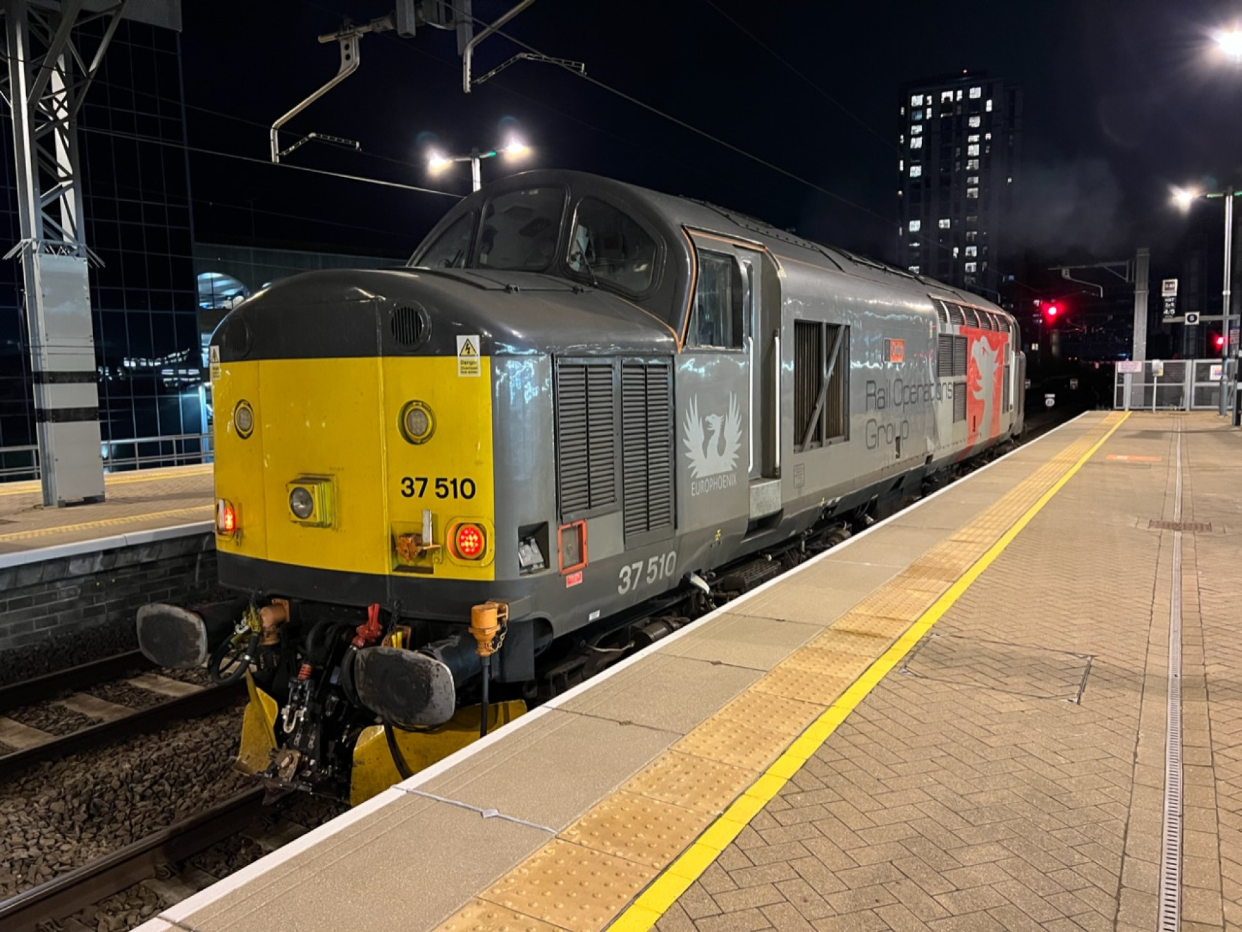 Photo of 37510 at Reading — trainlogger