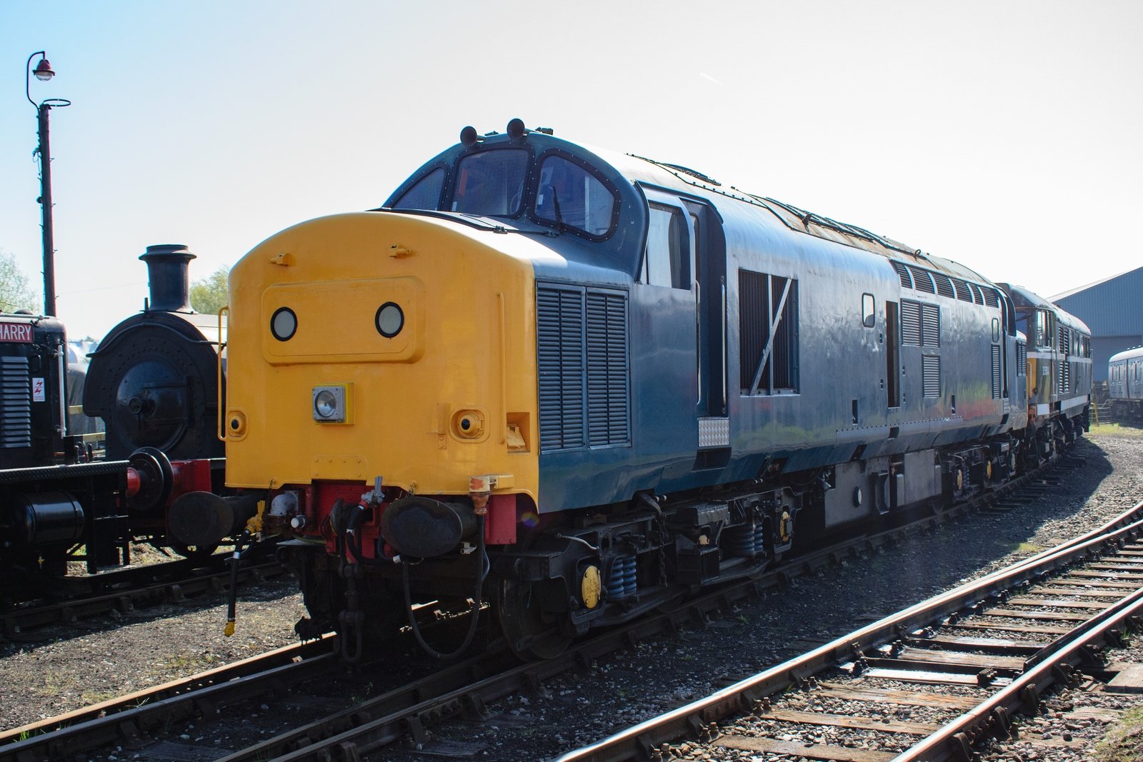 Photo of 37207 at Barrow Hill — trainlogger