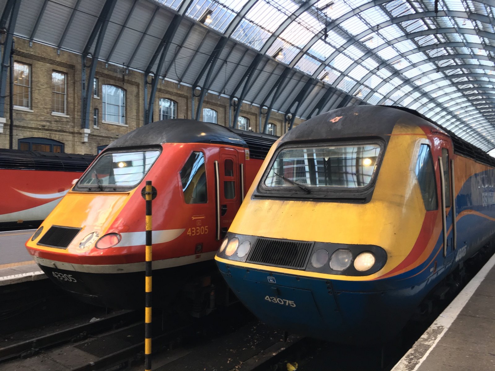 Photo of 43075 and 43305 at London Kings Cross — trainlogger