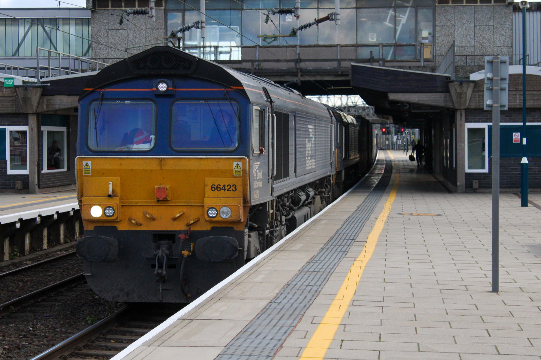 Photo of 66423 at Stafford — trainlogger