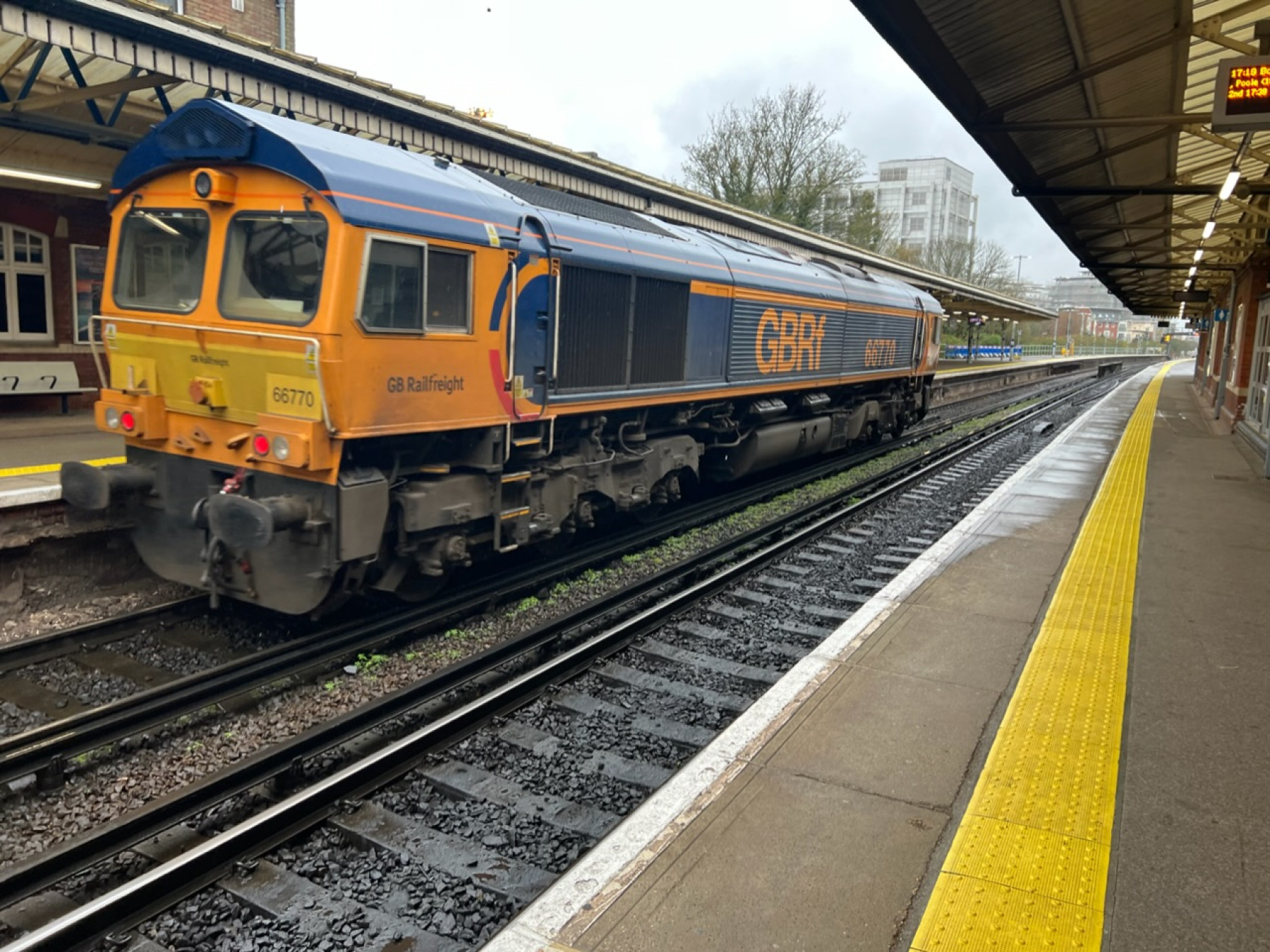 Photo of 66770 at Basingstoke — trainlogger