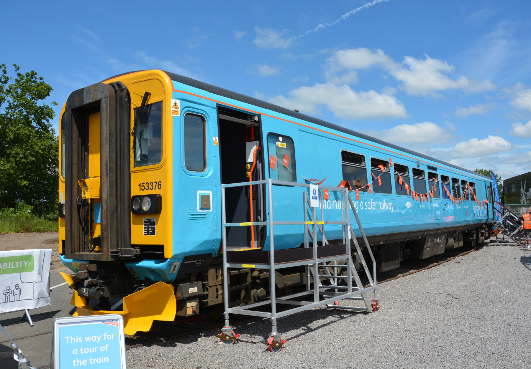 Photo of 153376 at Long Marston — trainlogger