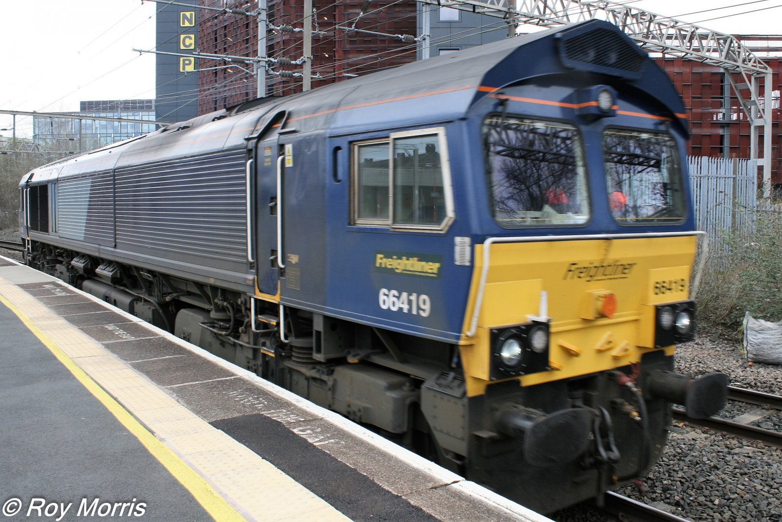 Photo of 66419 at Stockport — trainlogger