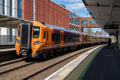 196112 - Class 196 / Diesel mechanical / hydraulic multiple unit sets ...