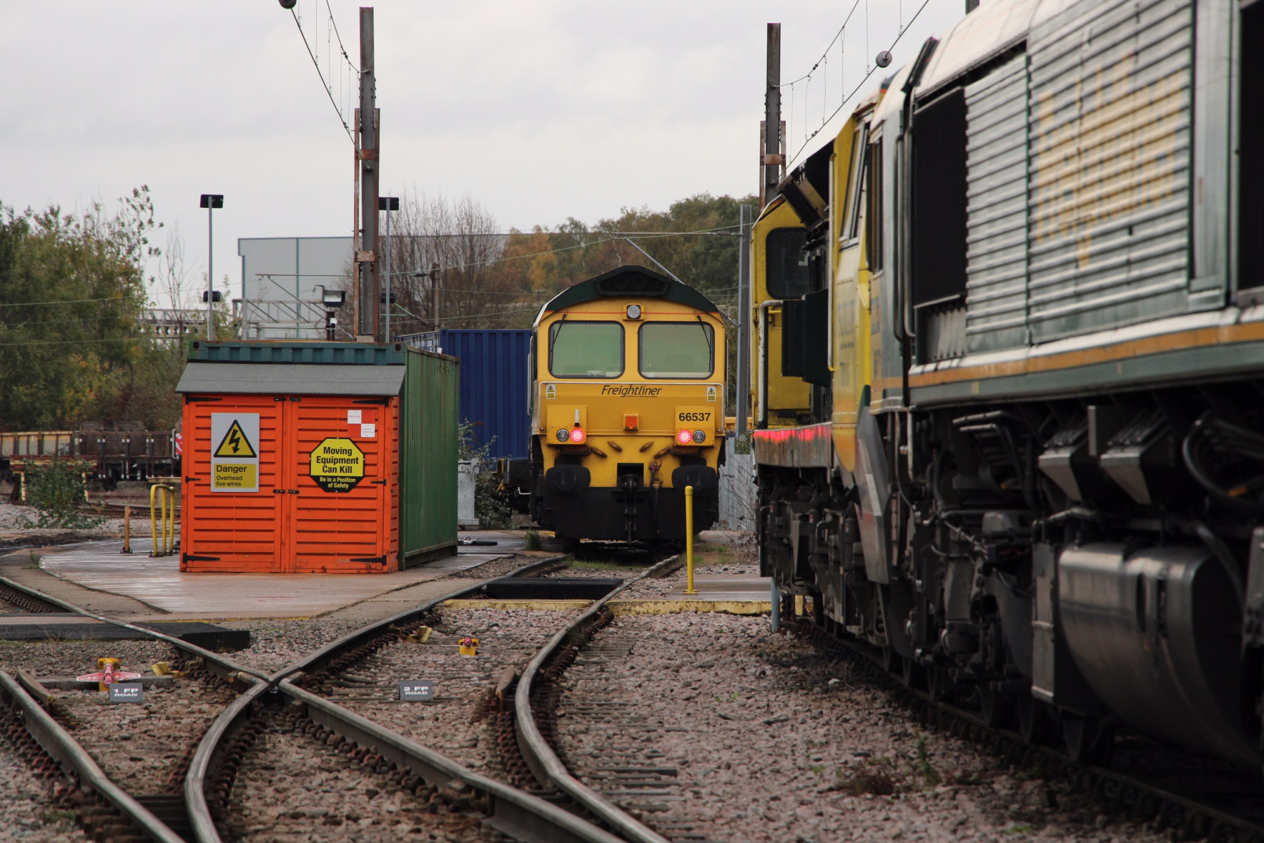 Photo of 66537 at Crewe Basford Hall — trainlogger