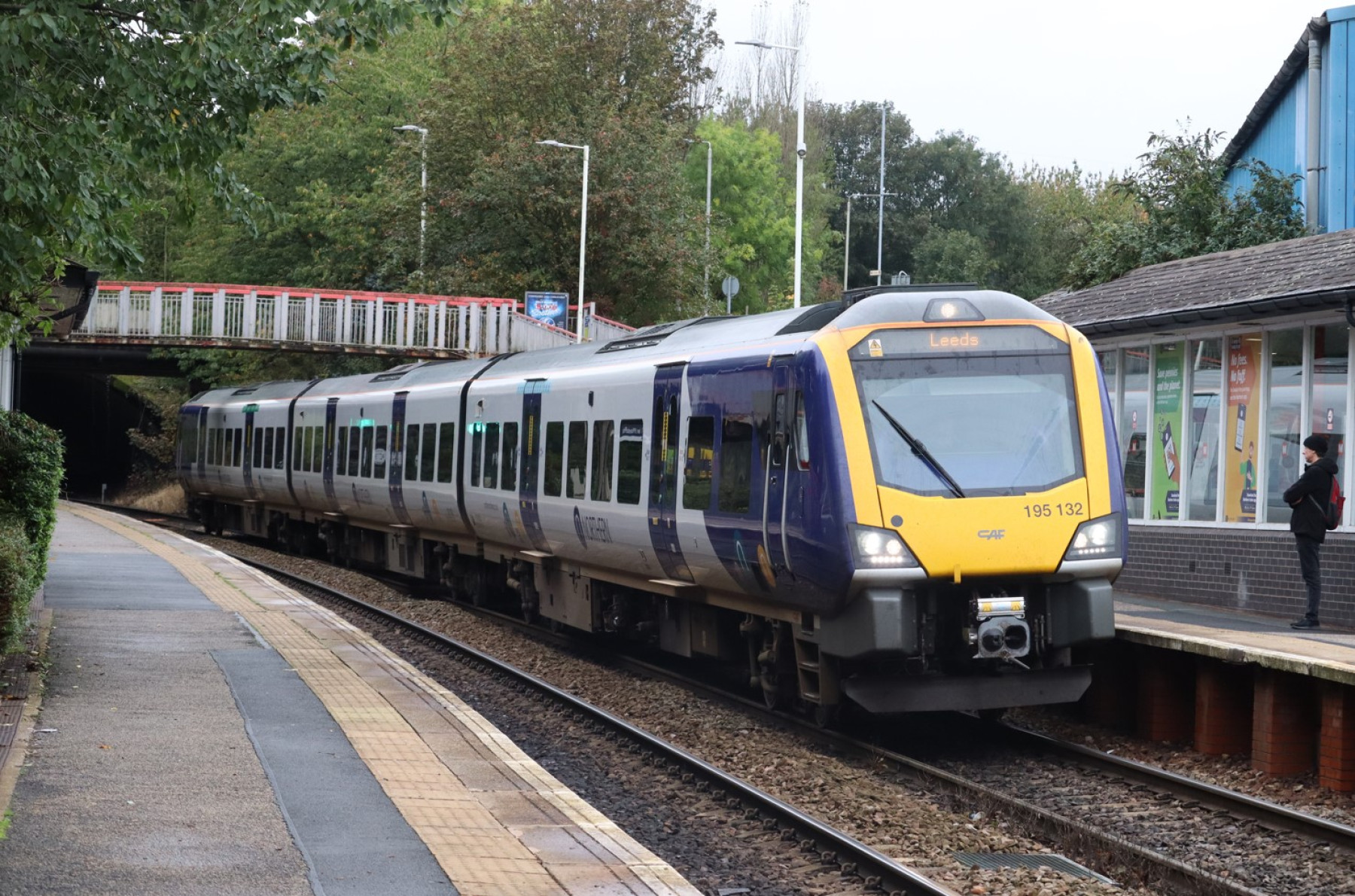 Photo of 195132 at New Pudsey — trainlogger