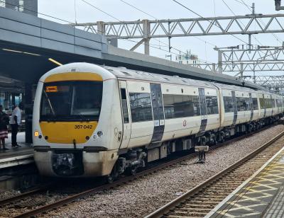 Your Photographs - Class 357 - Adtranz Electrostar — trainlogger