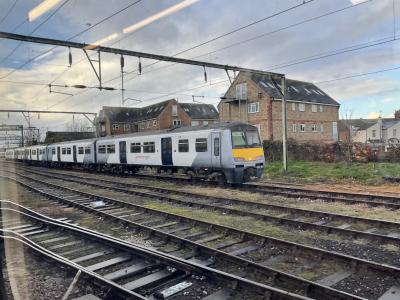 321424 - Class 321 / AC and AC/DC electric multiple unit sets — trainlogger