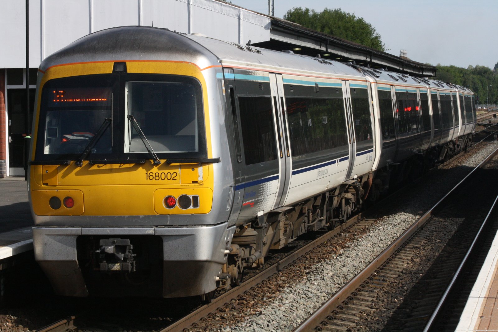 Photo of 168002 at Stourbridge Junction — trainlogger
