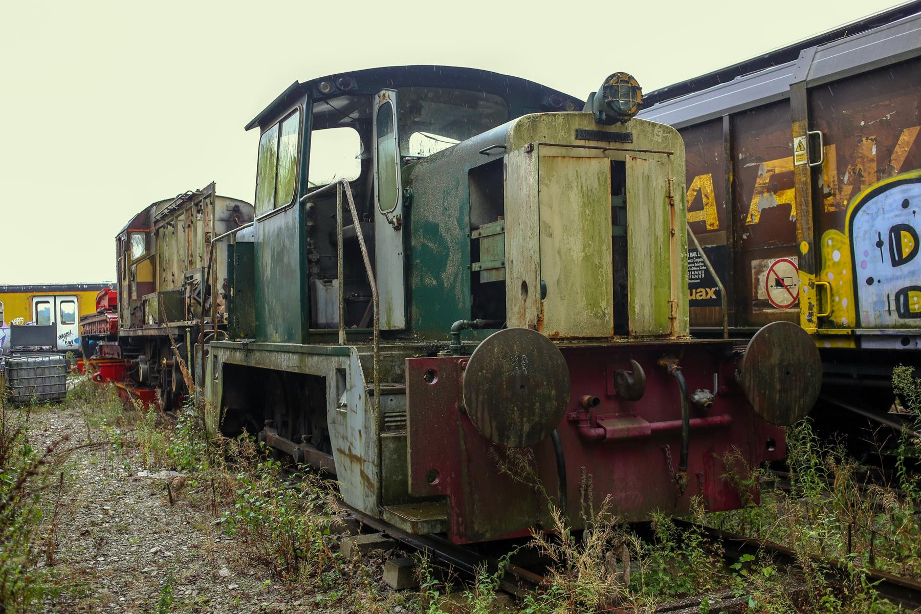 Photo of EEV 3870 at Wishaw - Railway Support Services — trainlogger