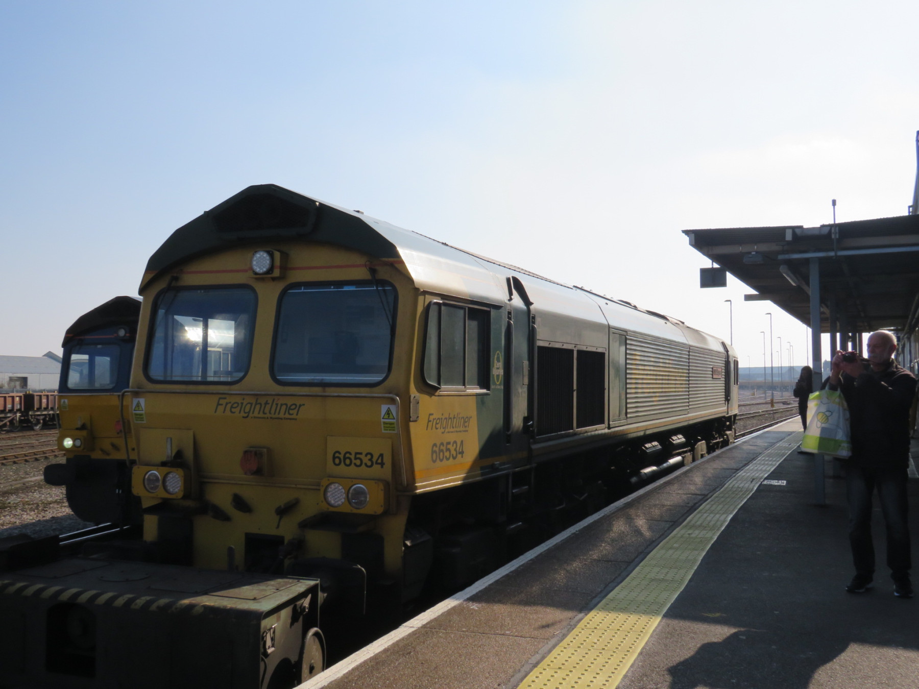 Photo of 66534 at Eastleigh — trainlogger