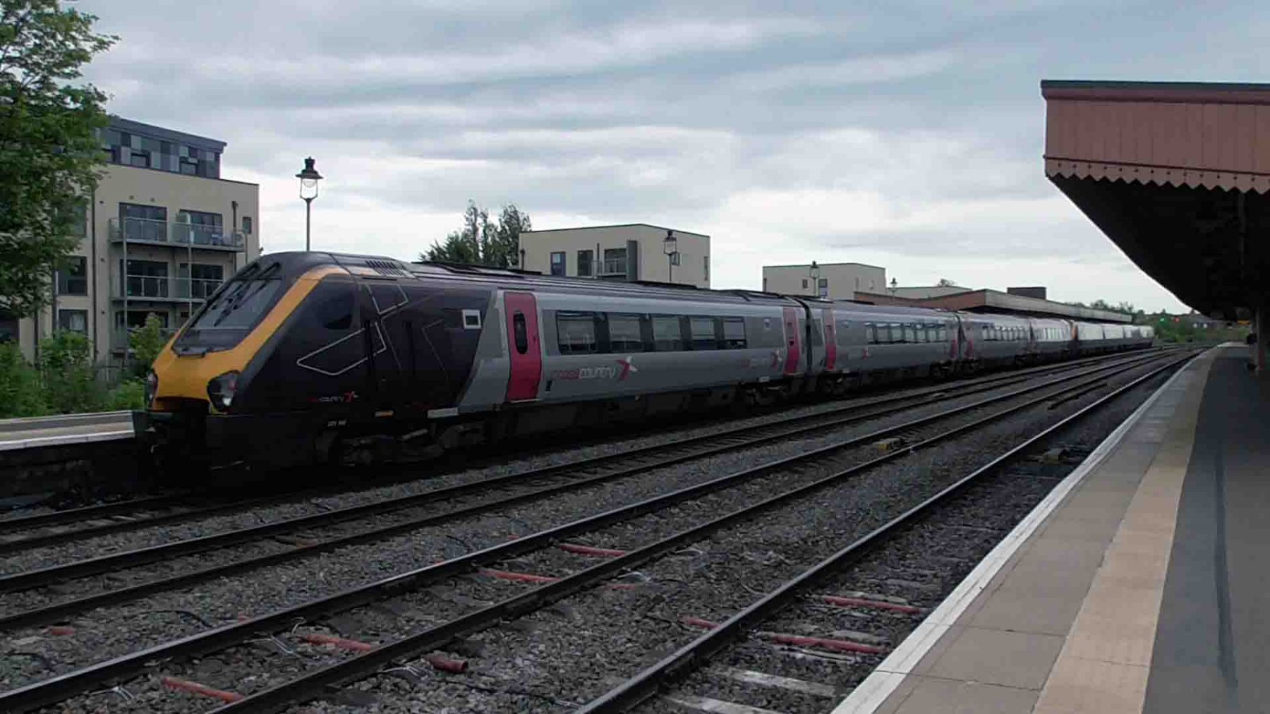 Photo of 221140 at Leamington Spa — trainlogger