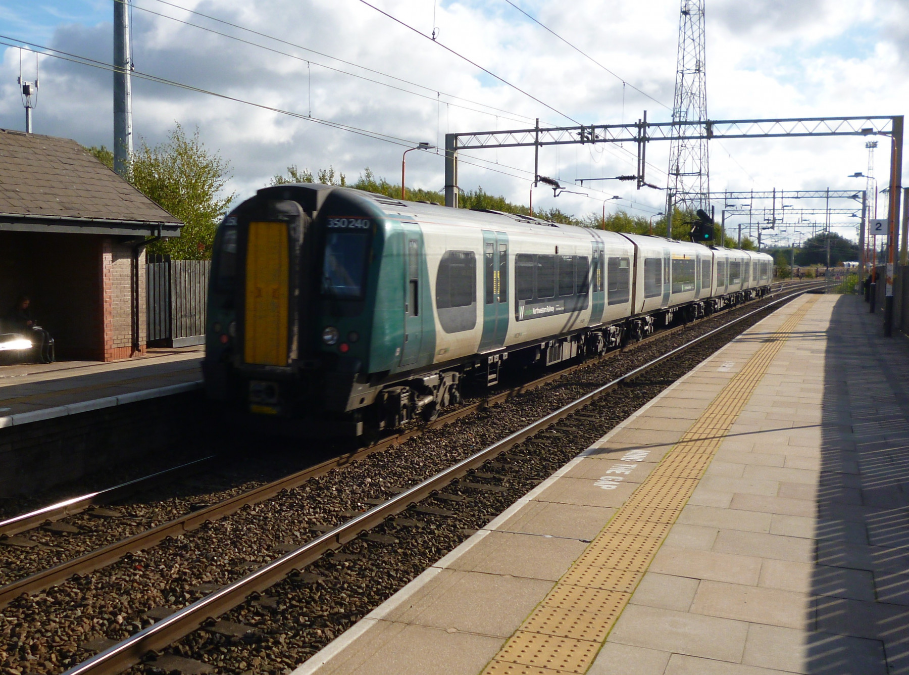 Photo of 350240 at Bescot Stadium — trainlogger