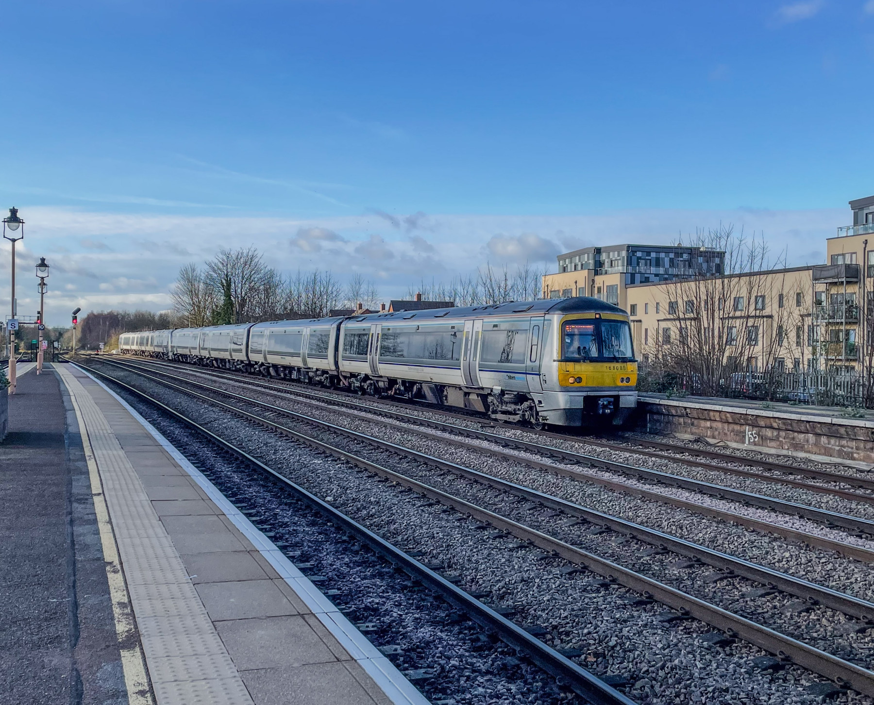 Photo of 168005 at Leamington Spa — trainlogger