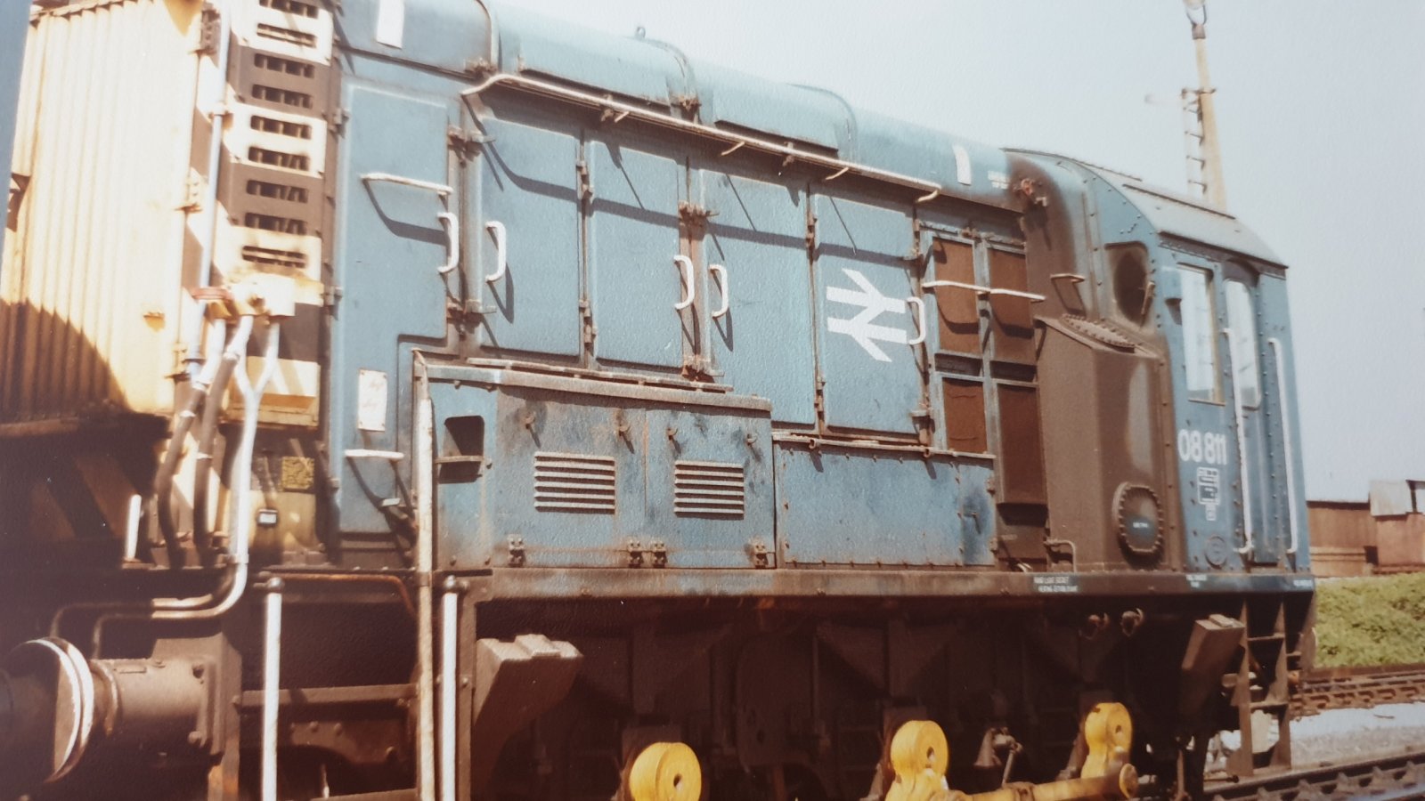 Photo of 08811 at Ashford Chart Leacon Depot — trainlogger