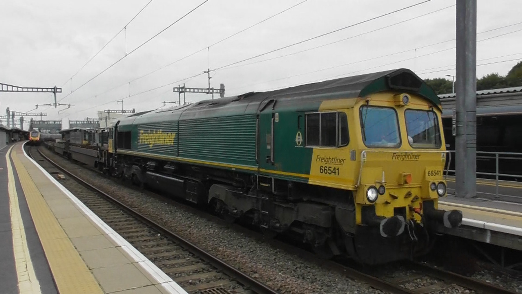 Photo of 66541 at Bristol Parkway — trainlogger