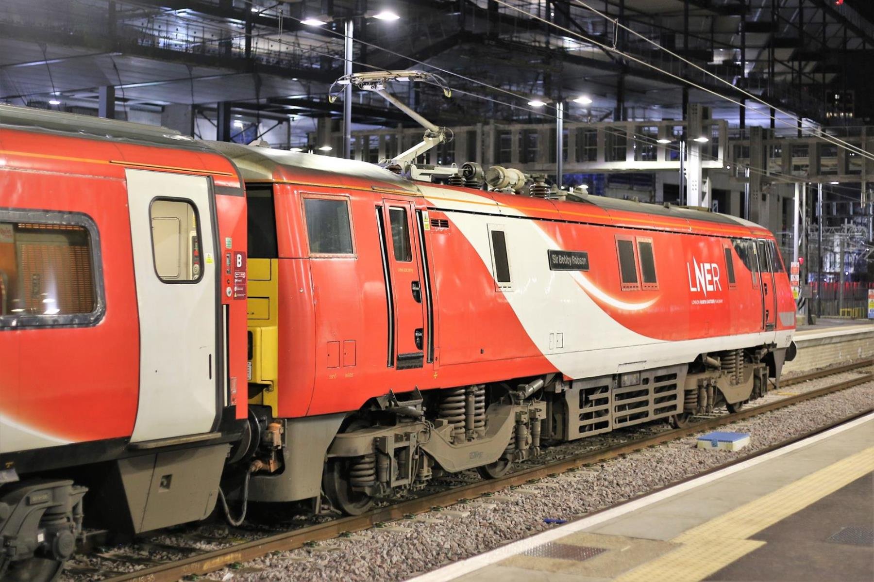 Photo of 91109 at London Kings Cross — trainlogger