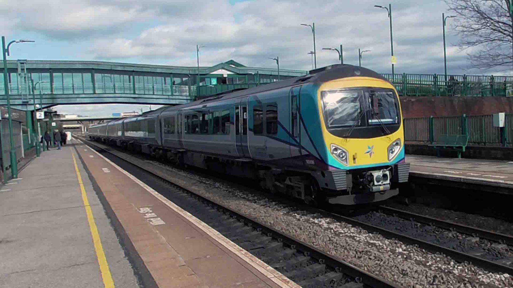 Photo of 185106 at Meadowhall Interchange — trainlogger