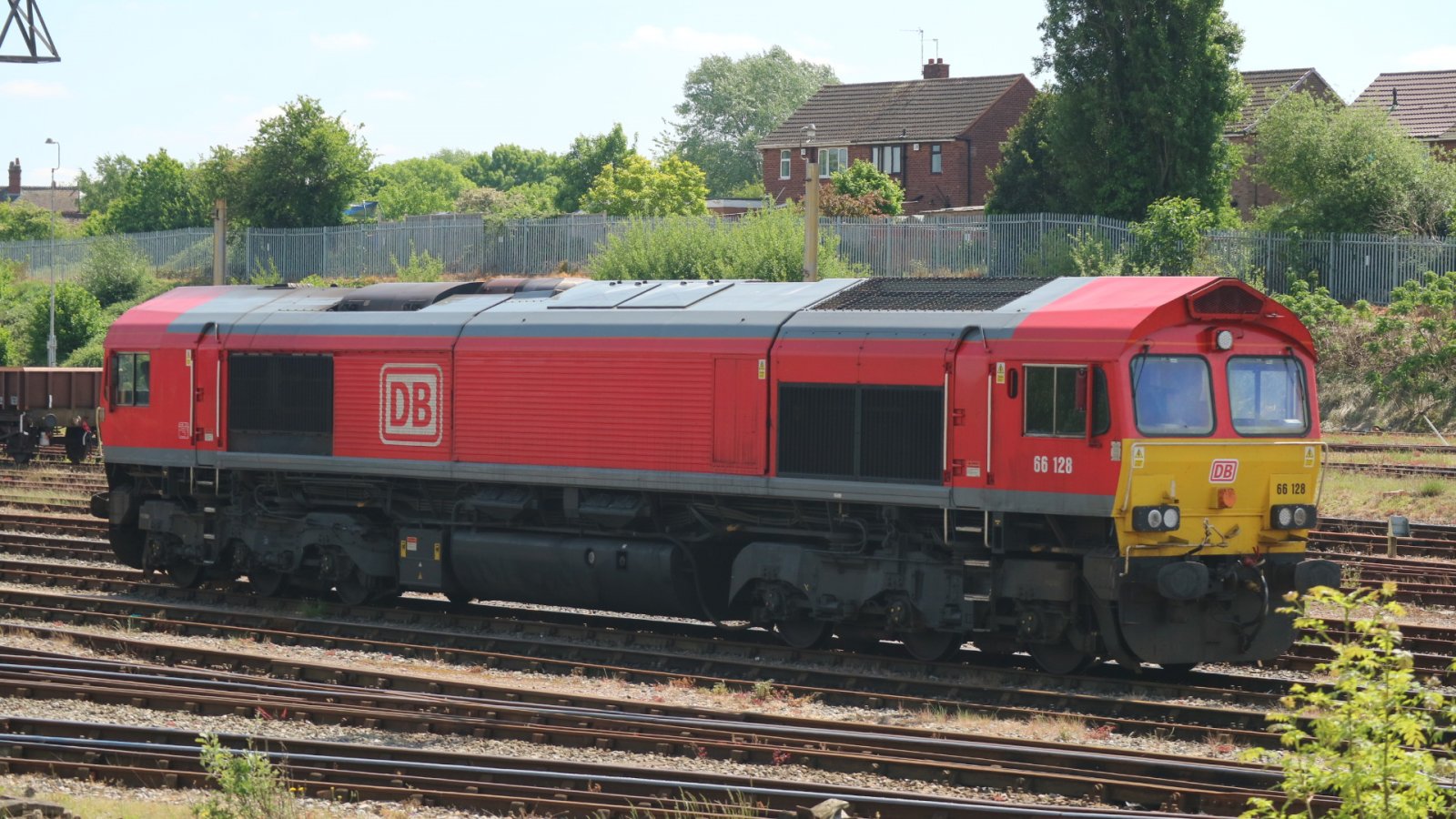 Photo of 66128 at Bescot TMD — trainlogger