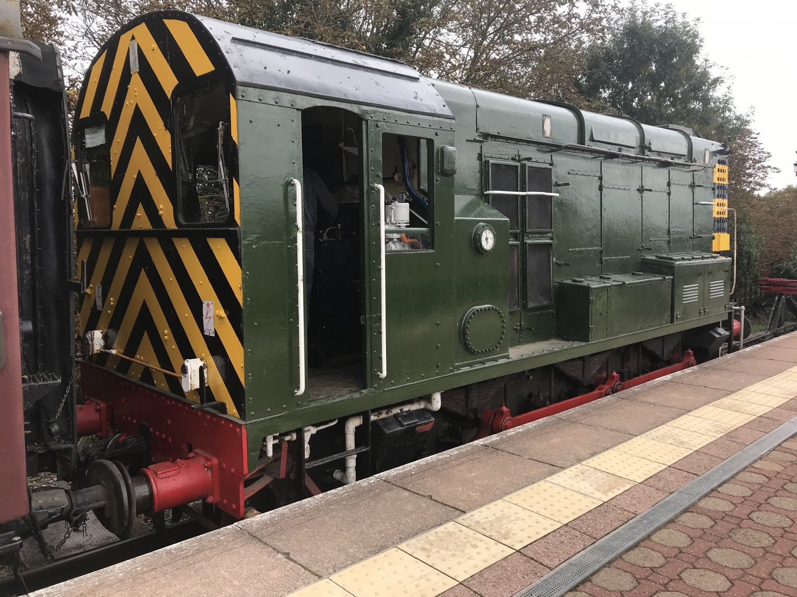 Photo of 08123 at Cholsey & Wallingford Railway — trainlogger