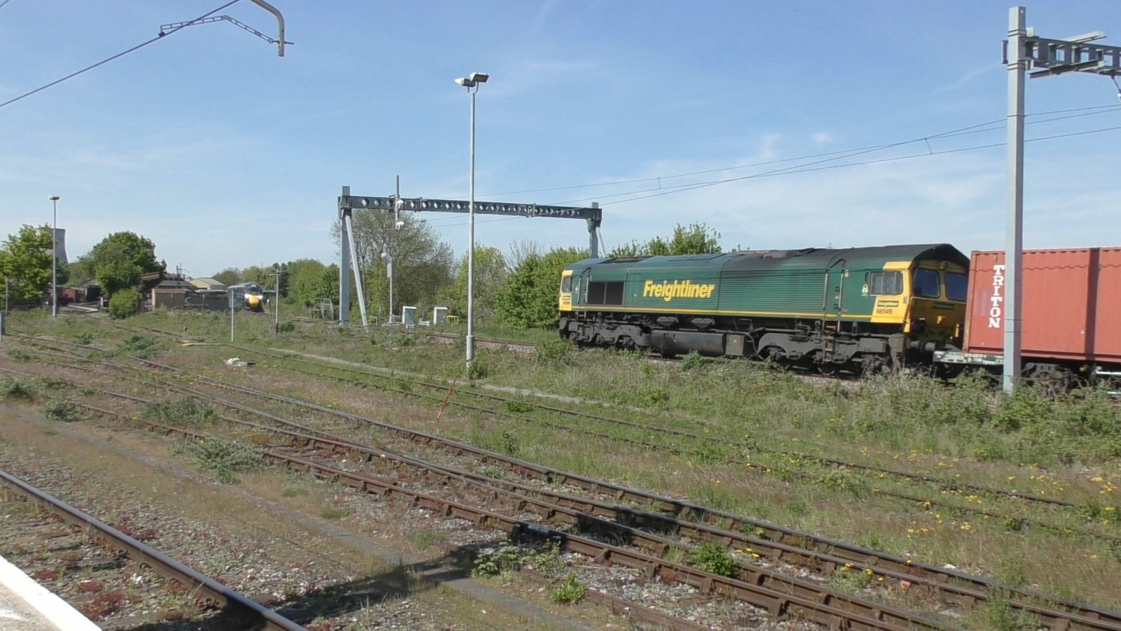 Photo of 66549 at Didcot Parkway — trainlogger