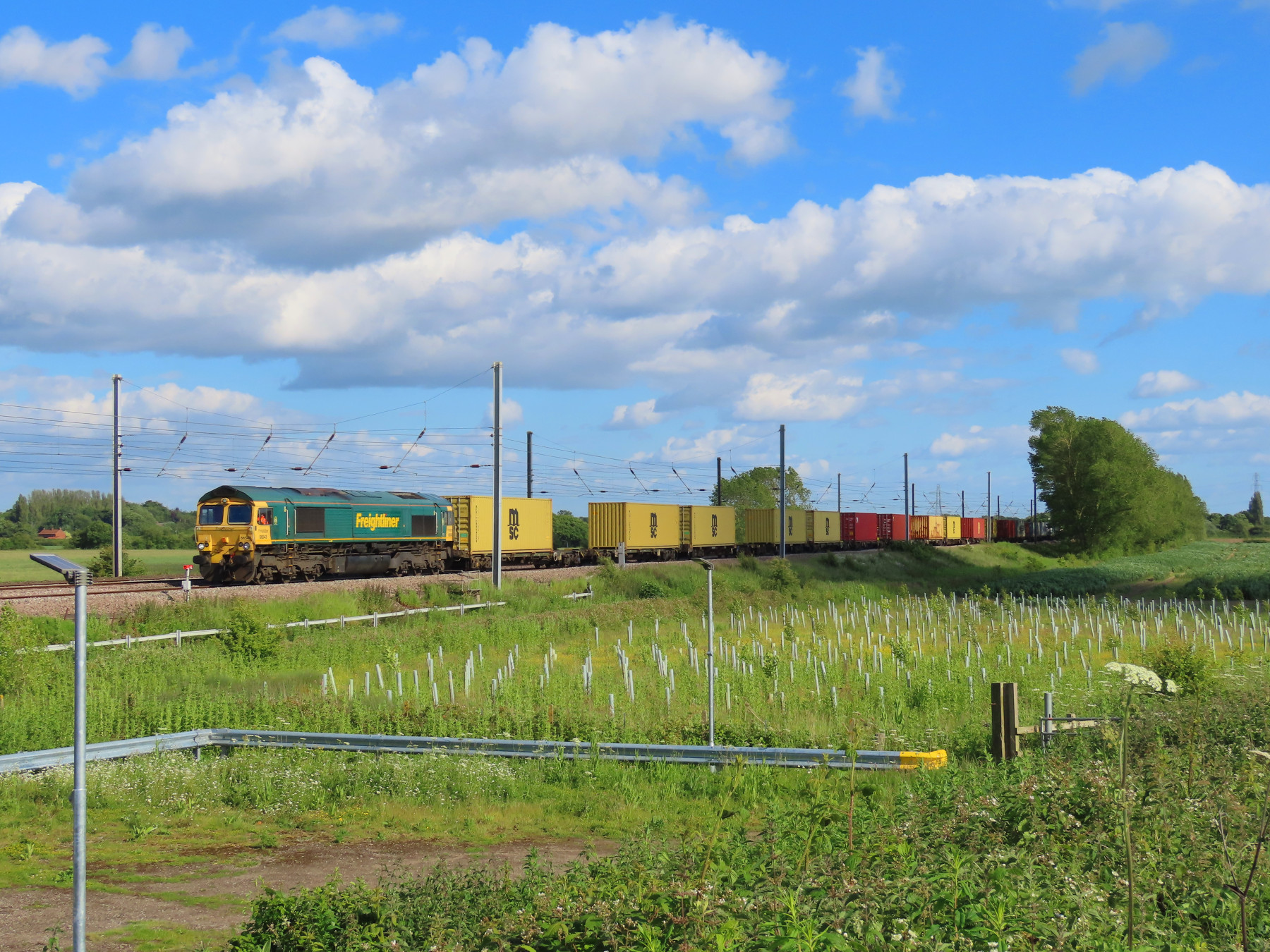 Photo of 66543 at York - The Sidings Hotel — trainlogger