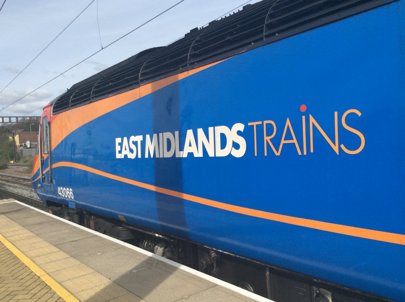Photo of 43066 at Luton Airport Parkway — trainlogger