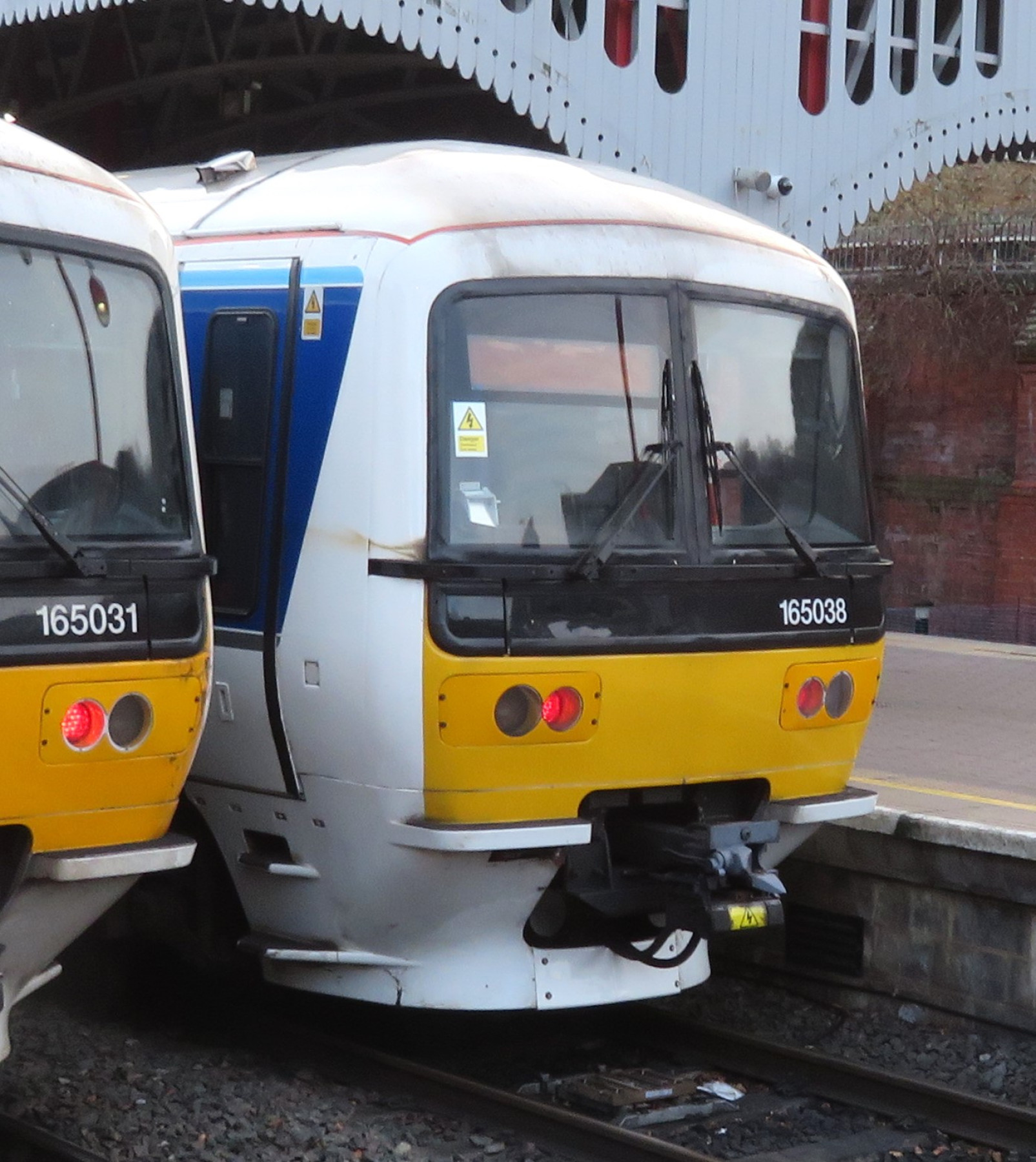 Photo of 165038 at London Marylebone — trainlogger