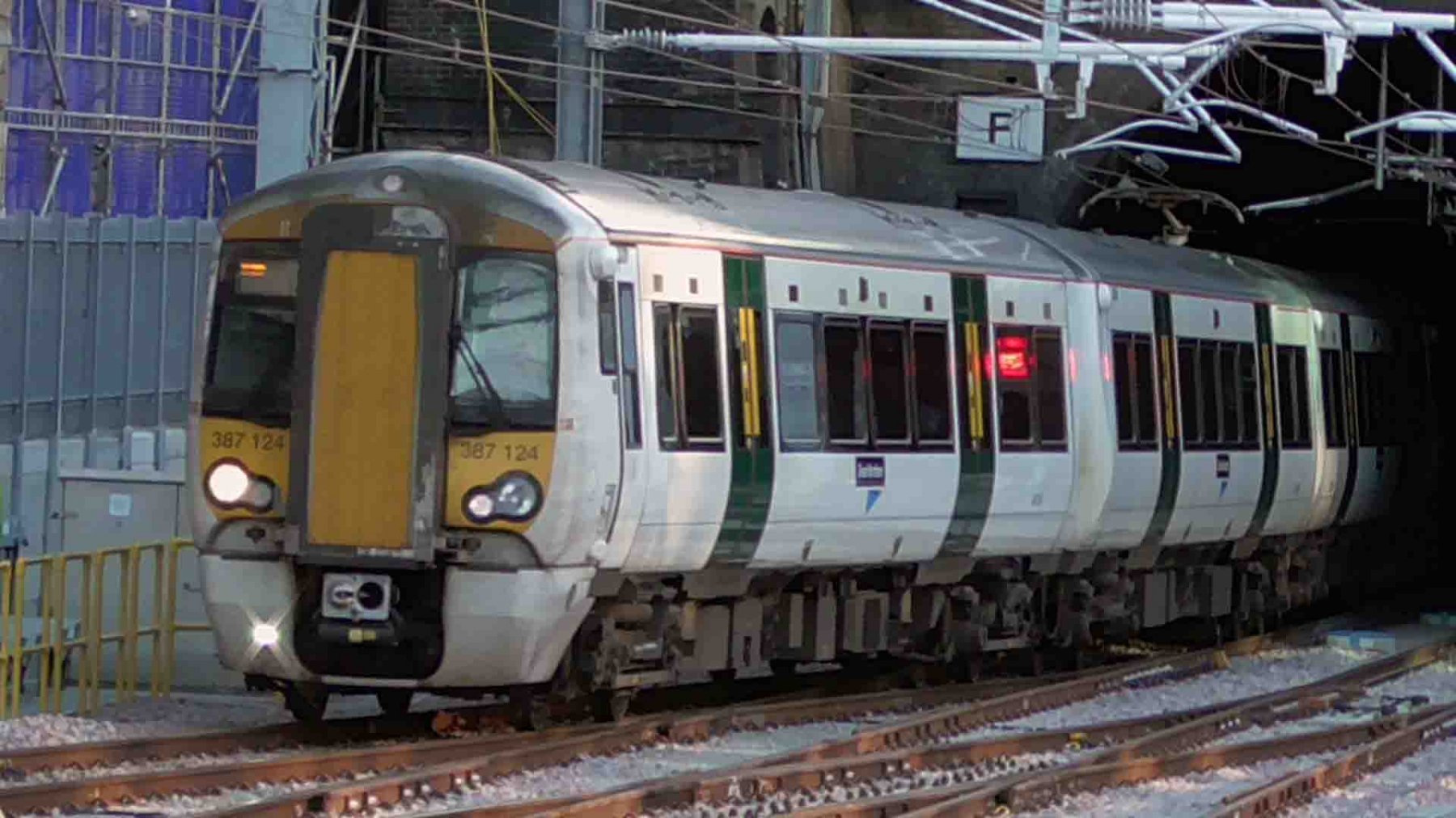 Photo of 387124 at London Kings Cross — trainlogger